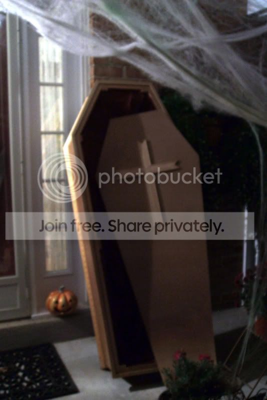 What I do on Sundays ... AKA My Coffin Build | Halloween Forum